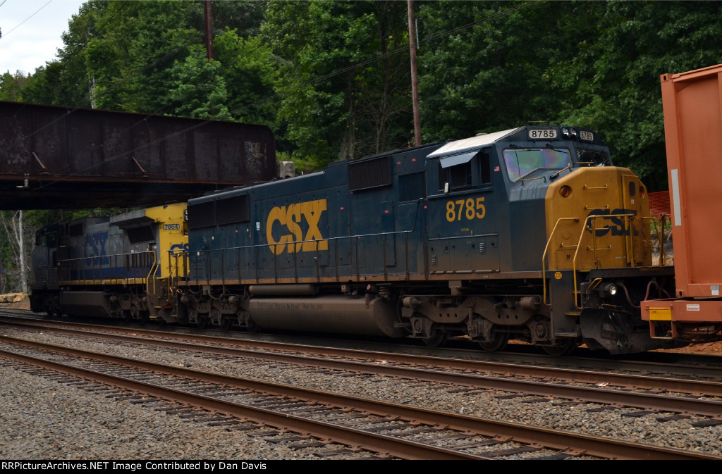 CSX SD60M 8785 trails on Q706-14